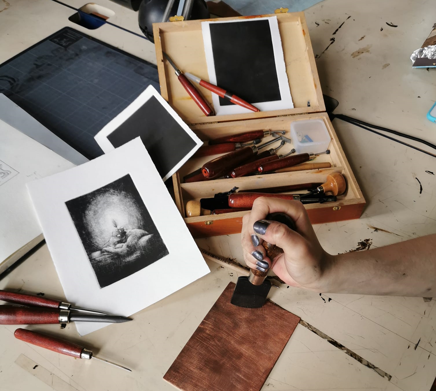 Offrir un stage d’initiation à la manière noire – Atelier Imago